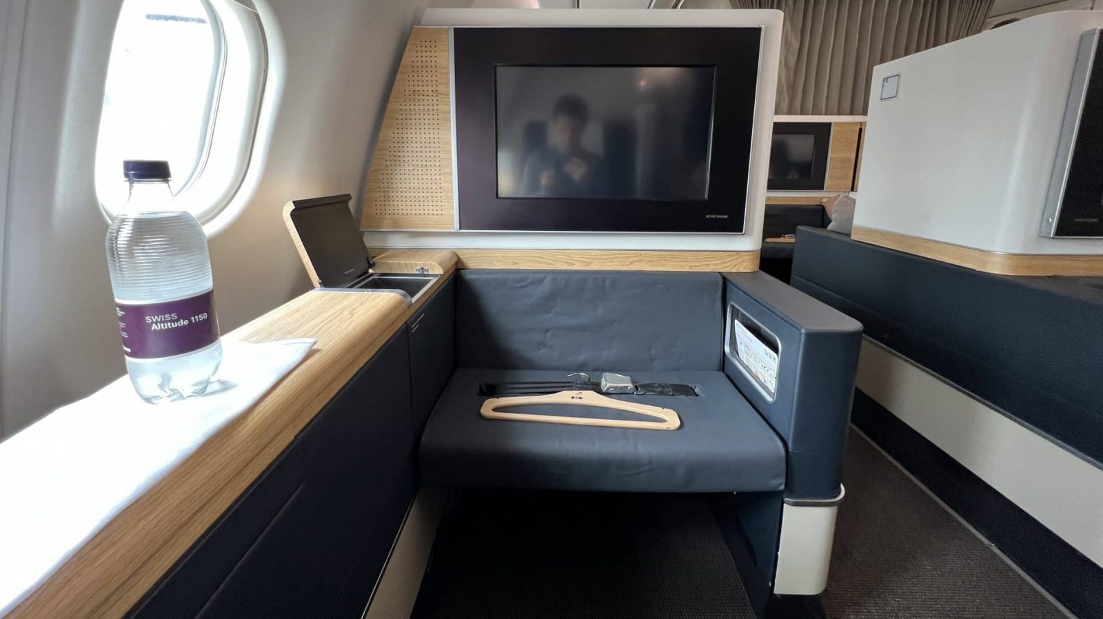 Review: Swiss First Class Airbus A330 Bewertung - mit eigenen Fotos